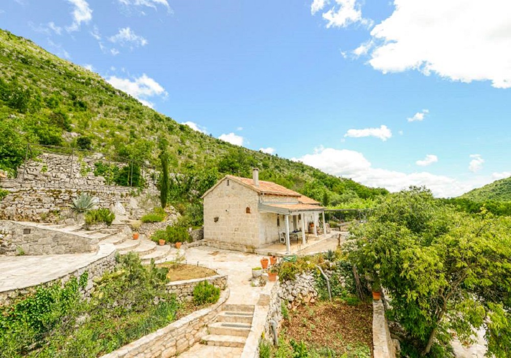 Baba Mara’s Place – TREBINJE INFO